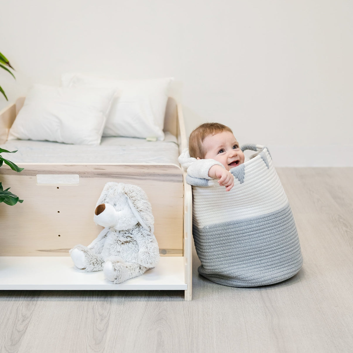 APPLE CRIB - Montessori Floor Bed with Rails & Shelves – Port Parcel Co.